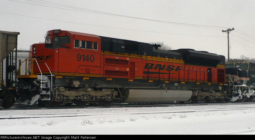 BNSF 9140